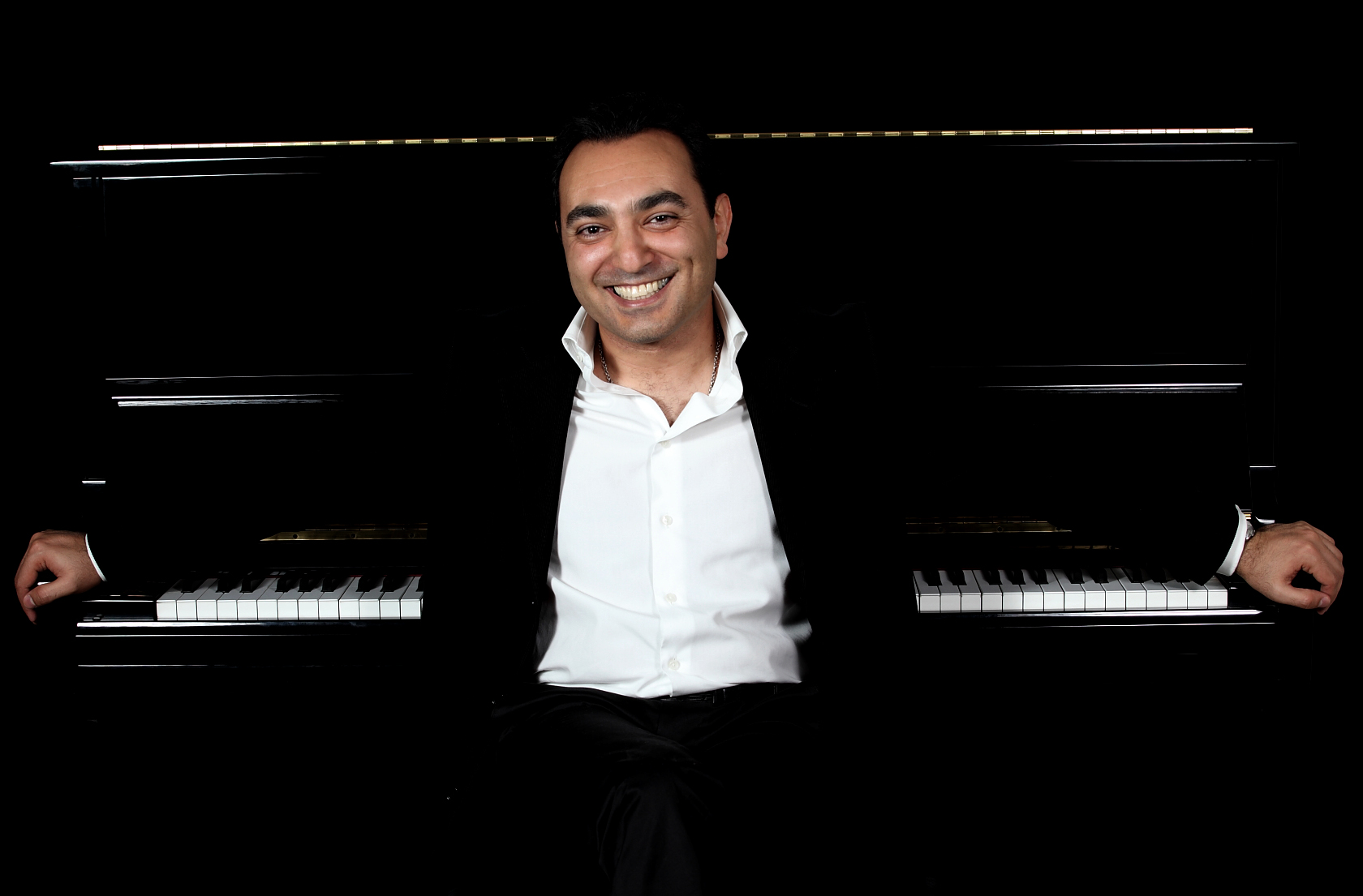 Safa Shahidi – Crossing Borders Music